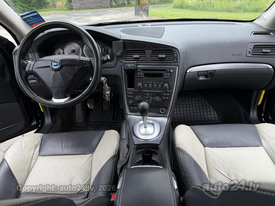 Volvo S60 2008 in Tallinn, with an engine capacity of 2.40 L and mileage of 320 thousand km for 2799 €, photo 15 on AUTOMOTO.COM.LV