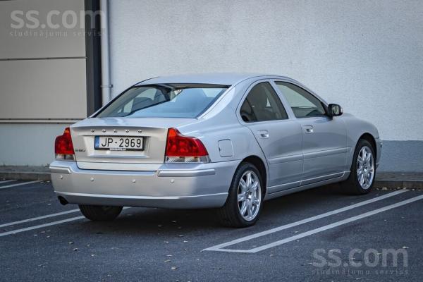 Volvo S60 2009 Rīga, ar dzinēja tilpumu 2.40 L un nobraukumu 0 tūkst. km par 3490 €, foto 4 vietnē AUTOMOTO.COM.LV