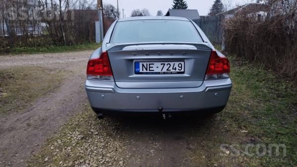 Volvo S60 2009 Rīga, ar dzinēja tilpumu 2.40 L un nobraukumu 338 tūkst. km par 4700 €, foto 6 vietnē AUTOMOTO.COM.LV