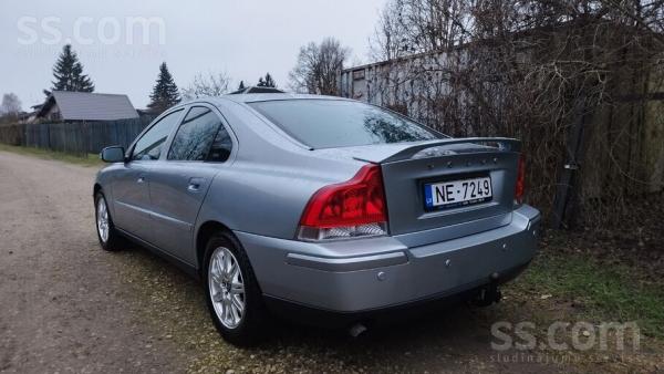 Volvo S60 2009 Rīga, ar dzinēja tilpumu 2.40 L un nobraukumu 338 tūkst. km par 4700 €, foto 7 vietnē AUTOMOTO.COM.LV