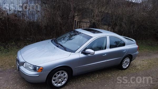 Volvo S60 2009 Rīga, ar dzinēja tilpumu 2.40 L un nobraukumu 338 tūkst. km par 4700 €, foto 8 vietnē AUTOMOTO.COM.LV