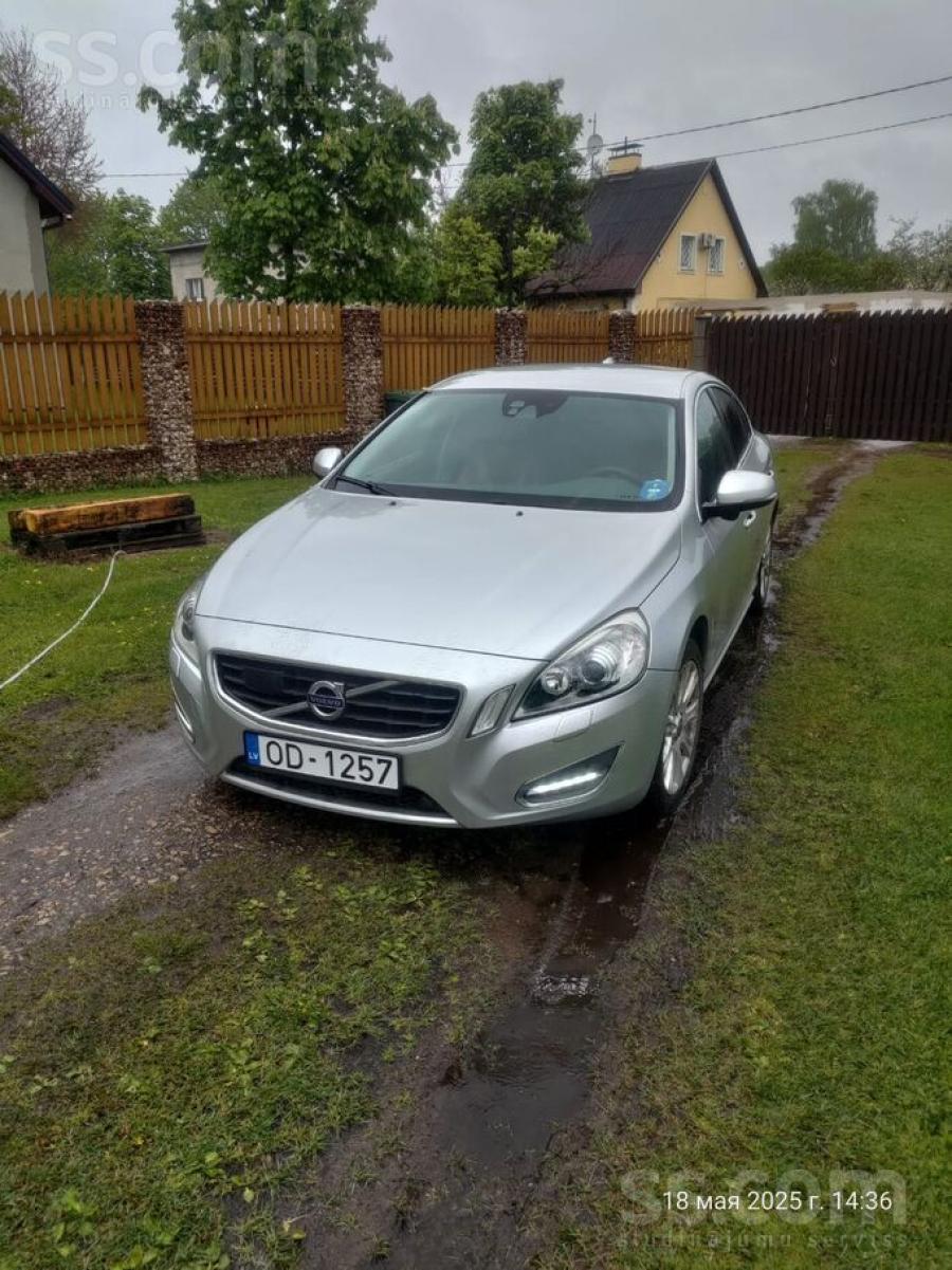 Volvo S60 2010 Rīga, ar dzinēja tilpumu 2.00 L un nobraukumu 182 tūkst. km par 6500 €, foto 1 vietnē AUTOMOTO.COM.LV