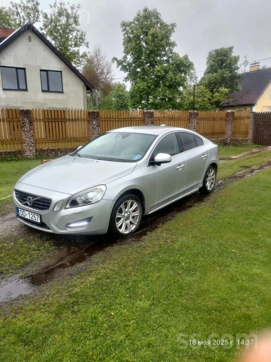 Volvo S60 2010 Rīga, ar dzinēja tilpumu 2.00 L un nobraukumu 182 tūkst. km par 6500 €, foto 3 vietnē AUTOMOTO.COM.LV