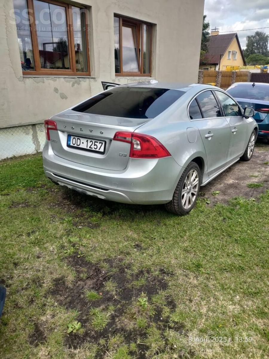 Volvo S60 2010 Rīga, ar dzinēja tilpumu 2.00 L un nobraukumu 182 tūkst. km par 6500 €, foto 7 vietnē AUTOMOTO.COM.LV