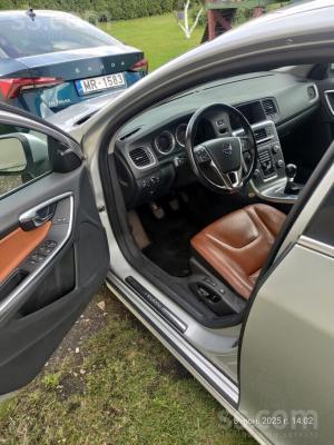 Volvo S60 2010 Rīga, ar dzinēja tilpumu 2.00 L un nobraukumu 182 tūkst. km par 6500 €, foto 11 vietnē AUTOMOTO.COM.LV