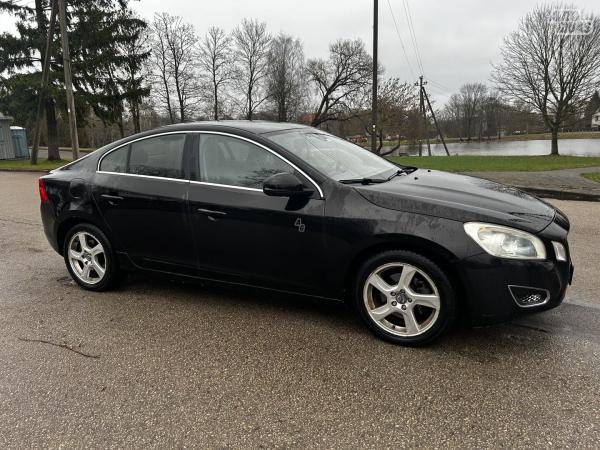 Volvo S60 2010 in Kelme, with an engine capacity of 2.00 L and mileage of 380 thousand km for 5200 €, photo 3 on AUTOMOTO.COM.LV