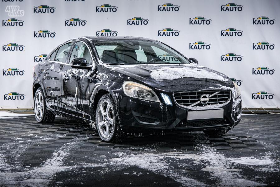 Volvo S60 2010 in Kaunas, with an engine capacity of 2.00 L and mileage of 318 thousand km for 5990 €, photo 2 on AUTOMOTO.COM.LV