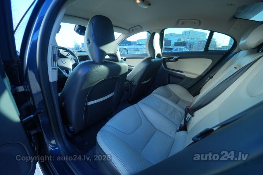 Volvo S60 2010 Tallina, ar dzinēja tilpumu 2.40 L un nobraukumu 265 tūkst. km par 8100 €, foto 8 vietnē AUTOMOTO.COM.LV