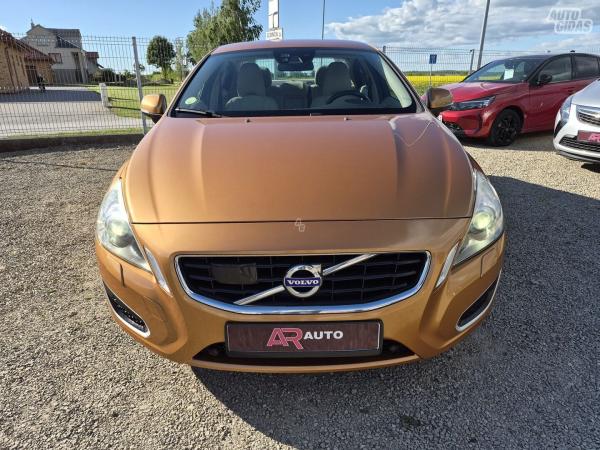 Volvo S60 2010 Viļņa, ar dzinēja tilpumu 2.40 L un nobraukumu 260 tūkst. km par 5950 €, foto 2 vietnē AUTOMOTO.COM.LV