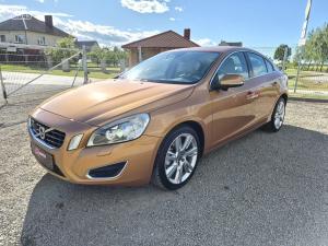 Volvo S60 2010 Viļņa, ar dzinēja tilpumu 2.40 L un nobraukumu 260 tūkst. km par 5950 €, foto 4 vietnē AUTOMOTO.COM.LV