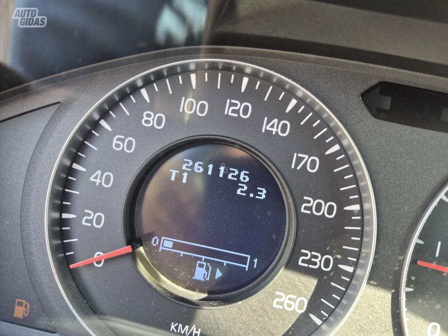 Volvo S60 2010 Viļņa, ar dzinēja tilpumu 2.40 L un nobraukumu 260 tūkst. km par 5950 €, foto 15 vietnē AUTOMOTO.COM.LV