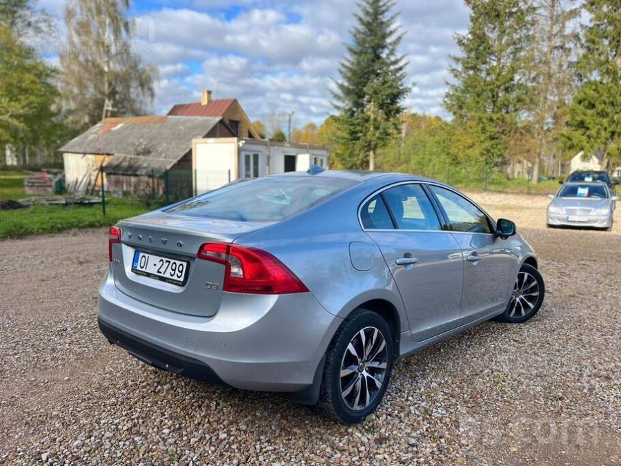 Volvo S60 2010 Kuldīga, ar dzinēja tilpumu 2.00 L un nobraukumu 341 tūkst. km par 5790 €, foto 4 vietnē AUTOMOTO.COM.LV
