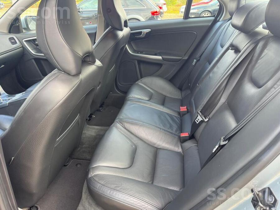 Volvo S60 2010 Kuldīga, ar dzinēja tilpumu 2.00 L un nobraukumu 341 tūkst. km par 5790 €, foto 11 vietnē AUTOMOTO.COM.LV