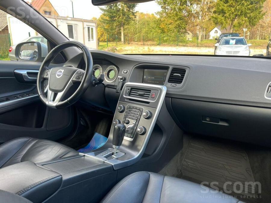 Volvo S60 2010 Kuldīga, ar dzinēja tilpumu 2.00 L un nobraukumu 341 tūkst. km par 5790 €, foto 13 vietnē AUTOMOTO.COM.LV