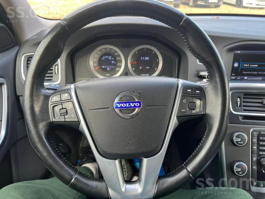 Volvo S60 2010 Kuldīga, ar dzinēja tilpumu 2.00 L un nobraukumu 341 tūkst. km par 5790 €, foto 16 vietnē AUTOMOTO.COM.LV