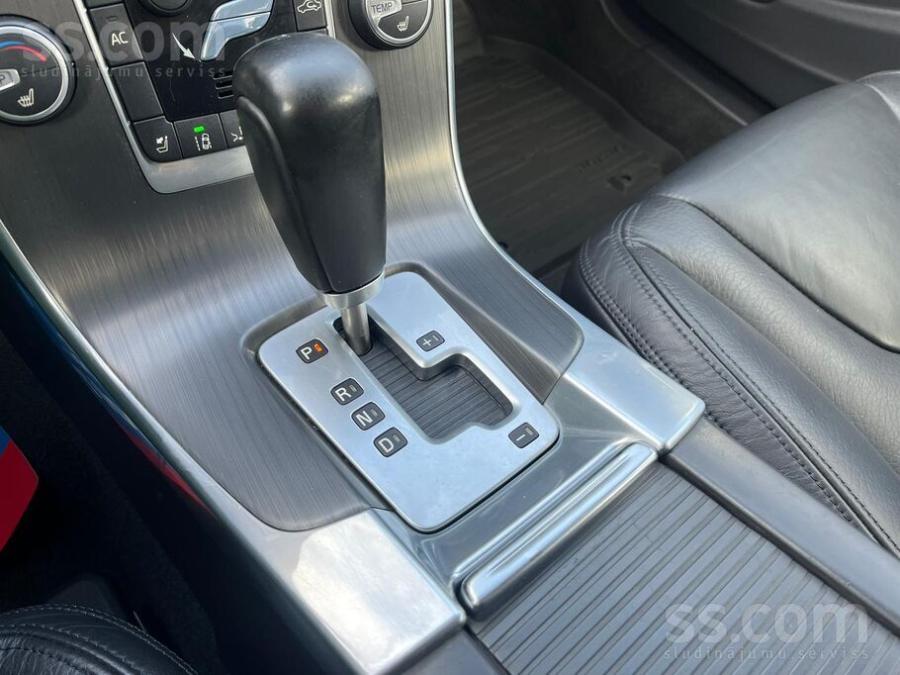 Volvo S60 2010 Kuldīga, ar dzinēja tilpumu 2.00 L un nobraukumu 341 tūkst. km par 5790 €, foto 21 vietnē AUTOMOTO.COM.LV