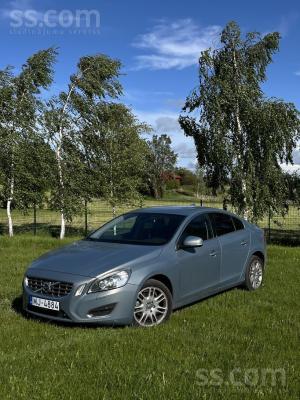 Volvo S60 2010 Rīga, ar dzinēja tilpumu 2.40 L un nobraukumu 333 tūkst. km par 6000 €, foto  vietnē AUTOMOTO.COM.LV