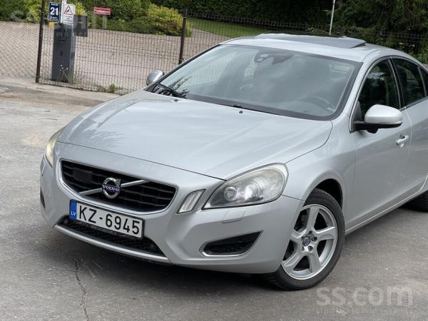 Volvo S60 2010 in Jurmala, with an engine capacity of 2.00 L and mileage of 0 thousand km for 3850 €, photo 5 on AUTOMOTO.COM.LV