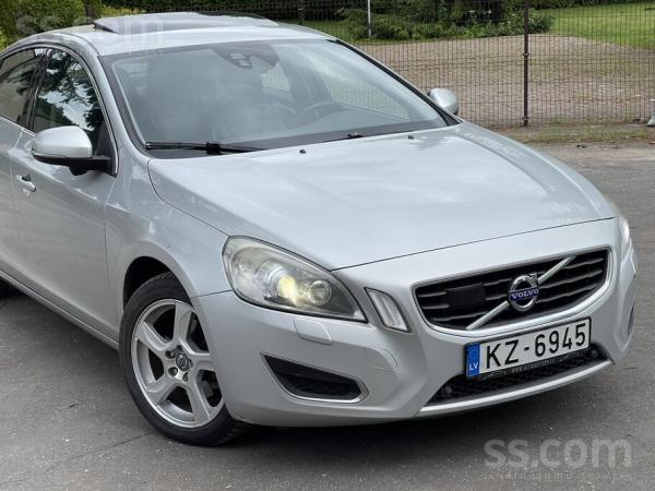 Volvo S60 2010 in Jurmala, with an engine capacity of 2.00 L and mileage of 0 thousand km for 3850 €, photo 10 on AUTOMOTO.COM.LV
