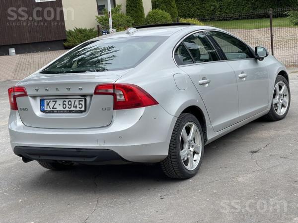 Volvo S60 2010 Jūrmala, ar dzinēja tilpumu 2.00 L un nobraukumu 0 tūkst. km par 3850 €, foto 4 vietnē AUTOMOTO.COM.LV