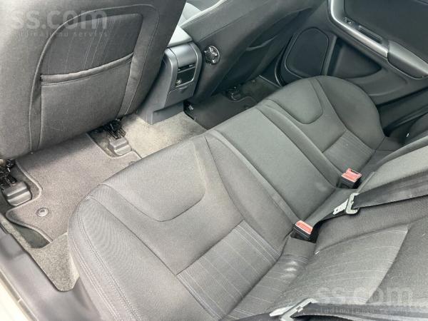 Volvo S60 2010 Talsi, ar dzinēja tilpumu 2.00 L un nobraukumu 0 tūkst. km par 4450 €, foto 9 vietnē AUTOMOTO.COM.LV