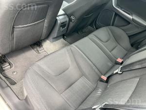 Volvo S60 2010 Talsi, ar dzinēja tilpumu 2.00 L un nobraukumu 0 tūkst. km par 4450 €, foto 10 vietnē AUTOMOTO.COM.LV