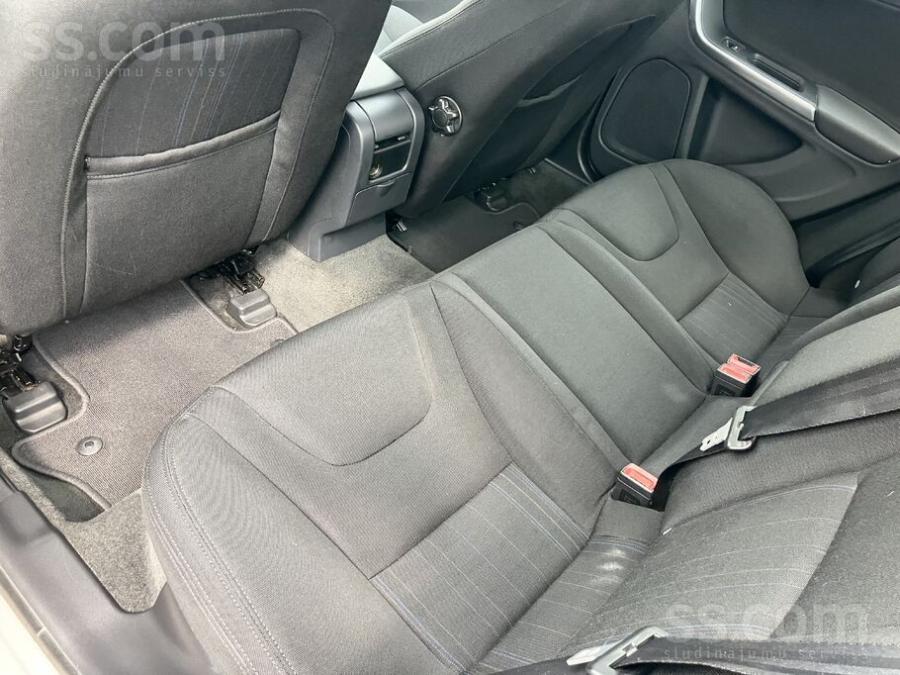Volvo S60 2010 Talsi, ar dzinēja tilpumu 2.00 L un nobraukumu 0 tūkst. km par 4450 €, foto 10 vietnē AUTOMOTO.COM.LV