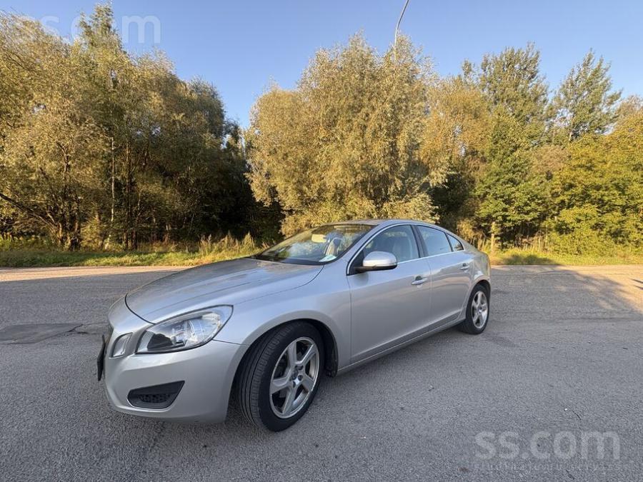 Volvo S60 2010 Rīga, ar dzinēja tilpumu 2.00 L un nobraukumu 252 tūkst. km par 6100 €, foto 6 vietnē AUTOMOTO.COM.LV