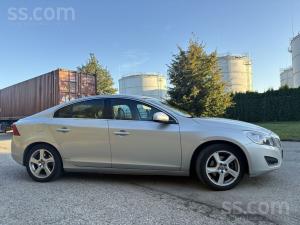 Volvo S60 2010 Rīga, ar dzinēja tilpumu 2.00 L un nobraukumu 252 tūkst. km par 6100 €, foto 12 vietnē AUTOMOTO.COM.LV