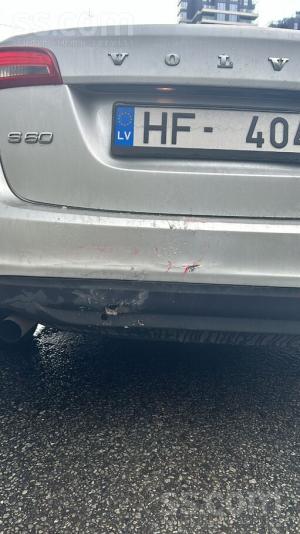 Volvo S60 2010 Rīga, ar dzinēja tilpumu 2.00 L un nobraukumu 252 tūkst. km par 6100 €, foto 13 vietnē AUTOMOTO.COM.LV