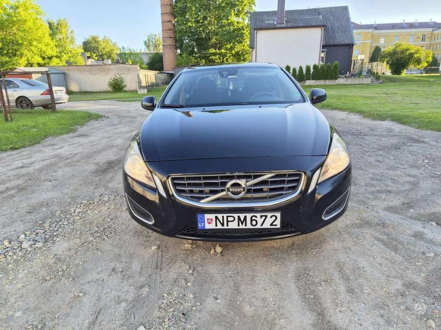 Volvo S60 2010 Kelmė, ar dzinēja tilpumu 1.98 L un nobraukumu 388 tūkst. km par 4600 €, foto 4 vietnē AUTOMOTO.COM.LV