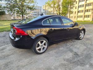 Volvo S60 2010 Kelmė, ar dzinēja tilpumu 1.98 L un nobraukumu 388 tūkst. km par 4600 €, foto 7 vietnē AUTOMOTO.COM.LV