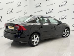 Volvo S60 2010 Viļņa, ar dzinēja tilpumu 1.98 L un nobraukumu 286 tūkst. km par 4500 €, foto 3 vietnē AUTOMOTO.COM.LV