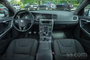 Volvo S60 2011 in Liepaja, with an engine capacity of 2.00 L and mileage of 325 thousand km for 5000 €, photo 7 on AUTOMOTO.COM.LV