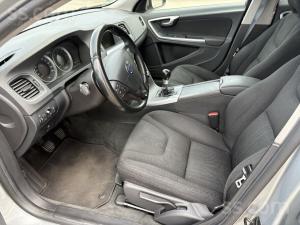 Volvo S60 2011 Rīga, ar dzinēja tilpumu 1.60 L un nobraukumu 266 tūkst. km par 5300 €, foto 5 vietnē AUTOMOTO.COM.LV