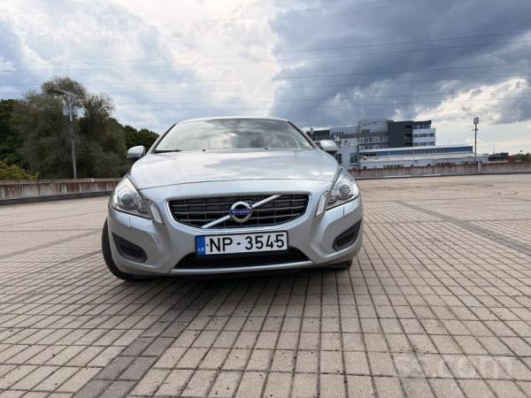 Volvo S60 2011 Rīga, ar dzinēja tilpumu 1.60 L un nobraukumu 266 tūkst. km par 5300 €, foto 10 vietnē AUTOMOTO.COM.LV