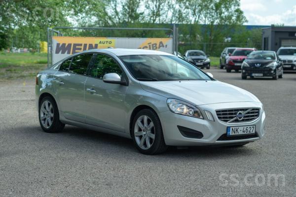 Volvo S60 2011 Liepāja, ar dzinēja tilpumu 2.00 L un nobraukumu 325 tūkst. km par 5000 €, foto 1 vietnē AUTOMOTO.COM.LV
