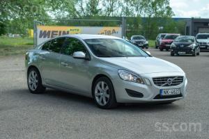 Volvo S60 2011 Liepāja, ar dzinēja tilpumu 2.00 L un nobraukumu 325 tūkst. km par 5000 €, foto 1 vietnē AUTOMOTO.COM.LV