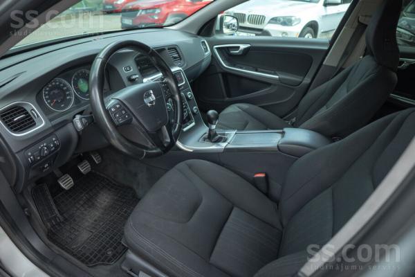 Volvo S60 2011 Liepāja, ar dzinēja tilpumu 2.00 L un nobraukumu 325 tūkst. km par 5000 €, foto 8 vietnē AUTOMOTO.COM.LV