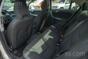 Volvo S60 2011 Liepāja, ar dzinēja tilpumu 2.00 L un nobraukumu 325 tūkst. km par 5000 €, foto 9 vietnē AUTOMOTO.COM.LV