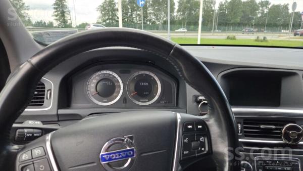 Volvo S60 2011 Rīga, ar dzinēja tilpumu 2.00 L un nobraukumu 286 tūkst. km par 6000 €, foto 5 vietnē AUTOMOTO.COM.LV