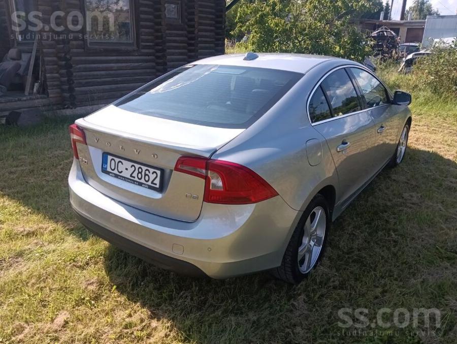 Volvo S60 2011 Ogre, ar dzinēja tilpumu 2.00 L un nobraukumu 373 tūkst. km par 4700 €, foto 2 vietnē AUTOMOTO.COM.LV