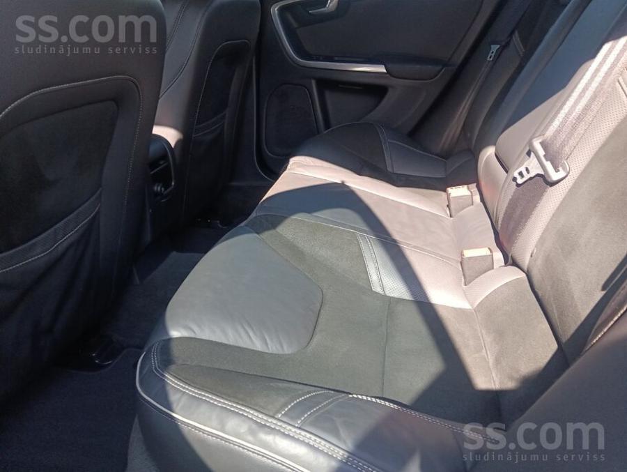 Volvo S60 2011 Ogre, ar dzinēja tilpumu 2.00 L un nobraukumu 373 tūkst. km par 4700 €, foto 8 vietnē AUTOMOTO.COM.LV