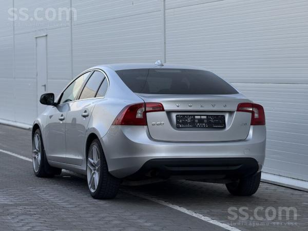Volvo S60 2011 in Riga, with an engine capacity of 2.00 L and mileage of 233 thousand km for 5550 €, photo 6 on AUTOMOTO.COM.LV