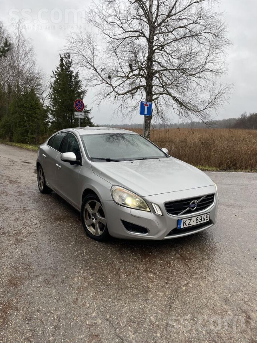 Volvo S60 2011 in Jurmala, with an engine capacity of 2.00 L and mileage of 346 thousand km for 4100 €, photo 2 on AUTOMOTO.COM.LV