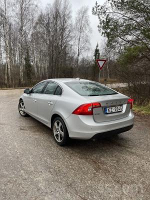 Volvo S60 2011 in Jurmala, with an engine capacity of 2.00 L and mileage of 346 thousand km for 4100 €, photo 4 on AUTOMOTO.COM.LV