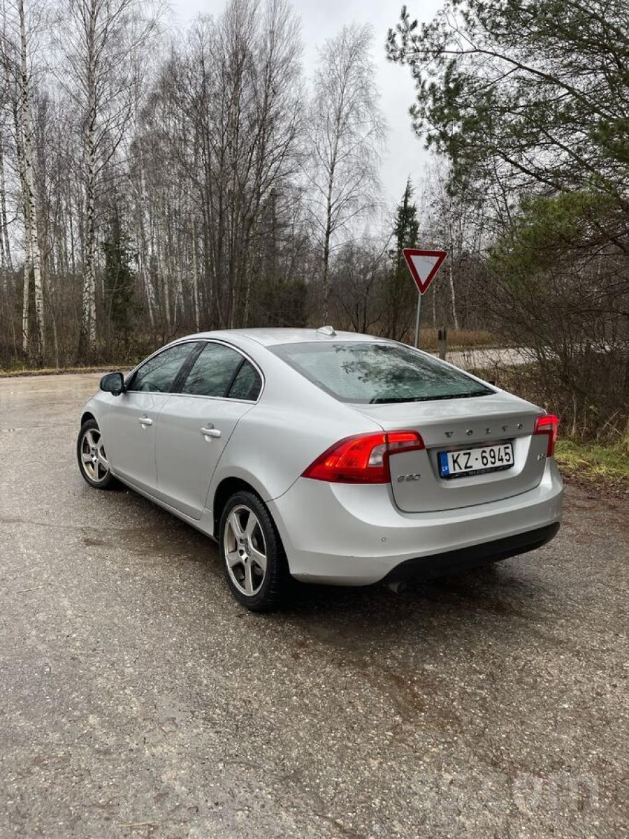 Volvo S60 2011 in Jurmala, with an engine capacity of 2.00 L and mileage of 346 thousand km for 4100 €, photo 4 on AUTOMOTO.COM.LV