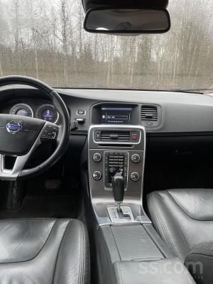Volvo S60 2011 in Jurmala, with an engine capacity of 2.00 L and mileage of 346 thousand km for 4100 €, photo 8 on AUTOMOTO.COM.LV