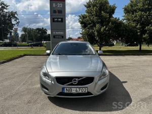 Volvo S60 2011 in Riga, with an engine capacity of 2.00 L and mileage of 292 thousand km for 7500 €, photo 3 on AUTOMOTO.COM.LV