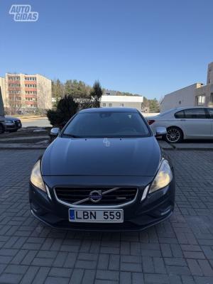 Volvo S60 2011 in Vilnius, with an engine capacity of 2.00 L and mileage of 282 thousand km for 6200 €, photo 3 on AUTOMOTO.COM.LV